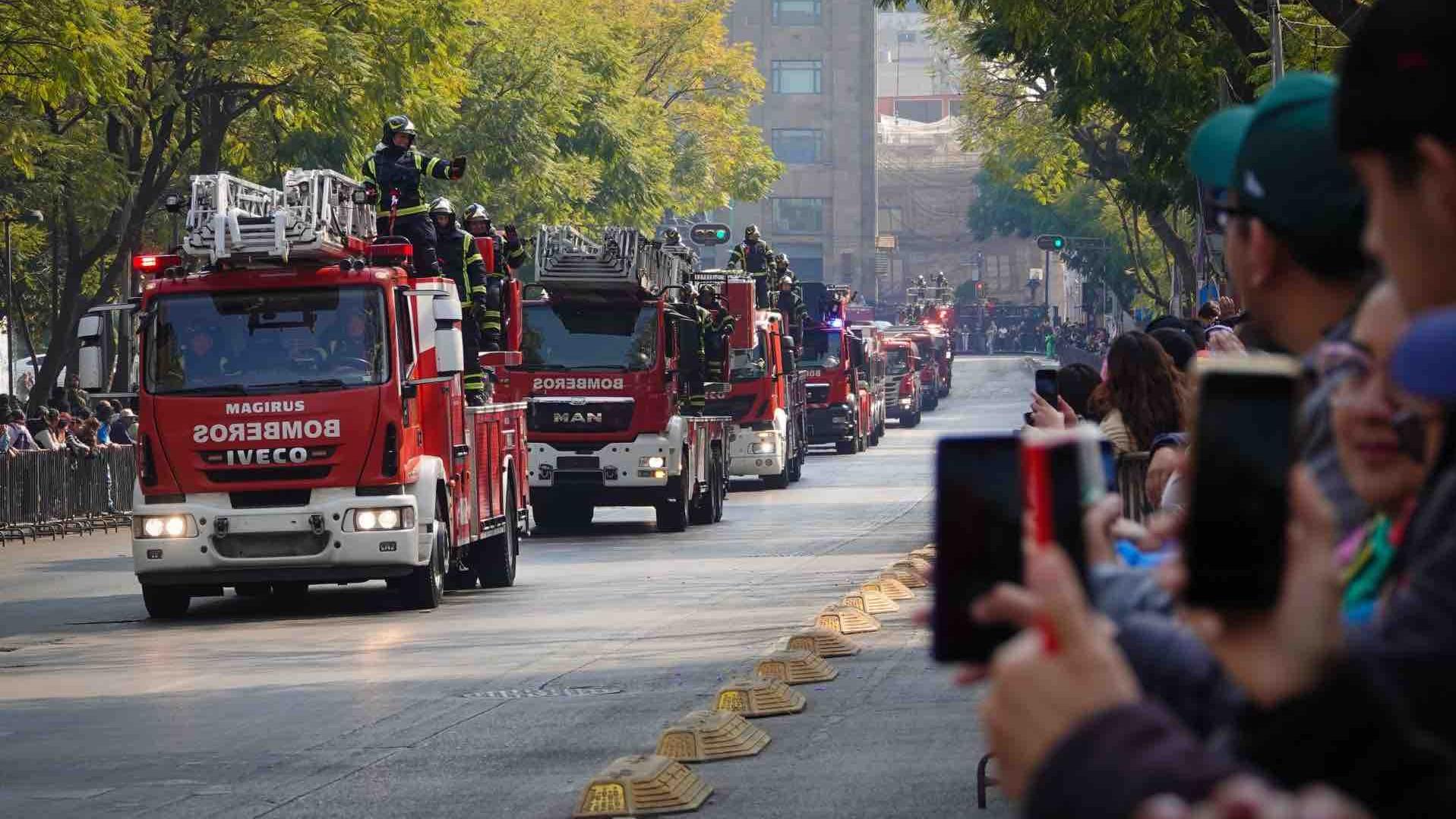 Bomberos CDMX: Celebran 169 Años con Desfile Histórico en el Centro de la Ciudad | N+